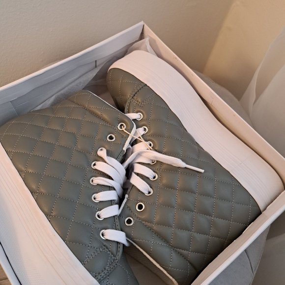 Jeffrey Campbell | Shoes | Jeffrey Campbell Dark Grey Quilted Lea Shoe ...